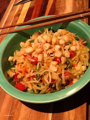 SOM TOM aka GREEN PAPAYA SALAD | A Cook Not Mad - Food and Travel Blog